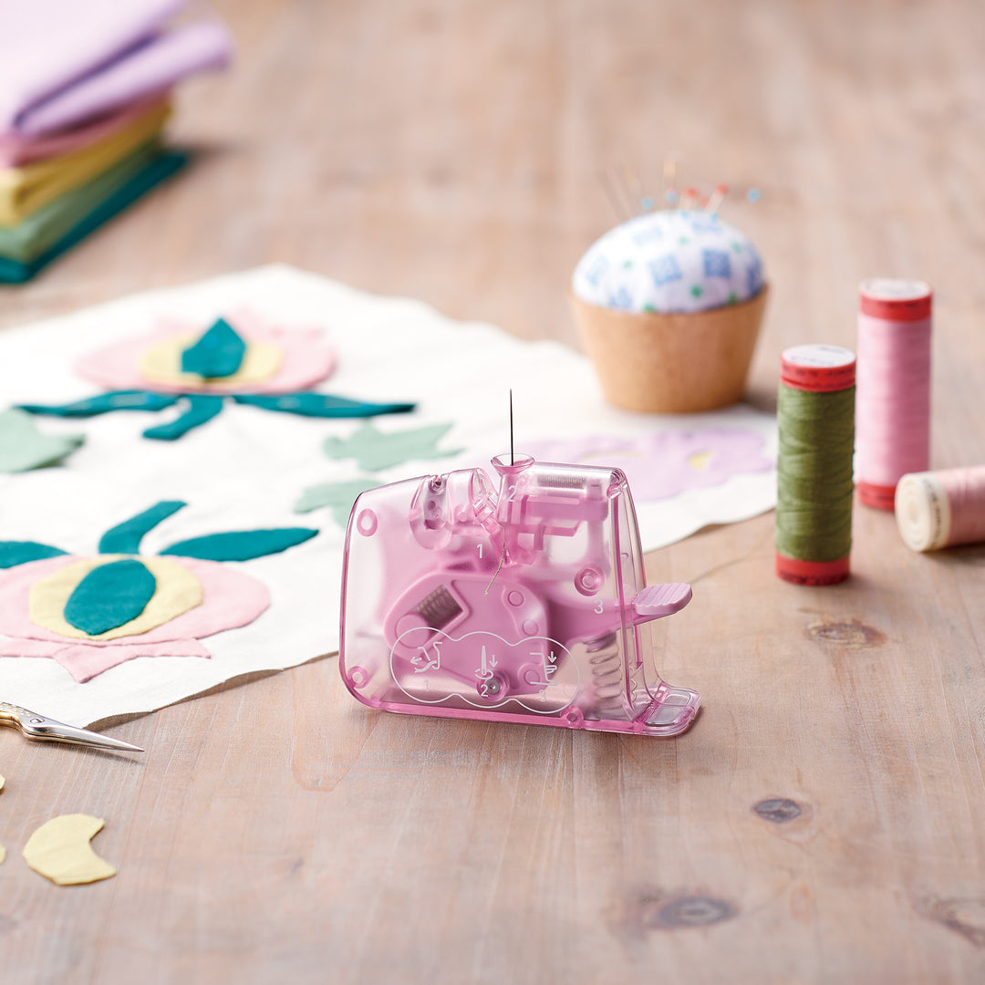 "Quick" Desk Needle Threader | Clover – Clover Needlecraft, Inc.