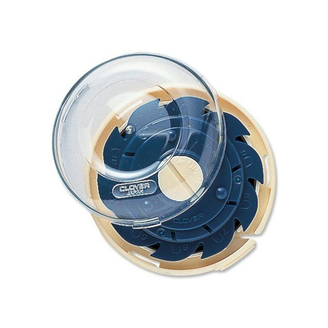Dome Threaded Needle Case | Clover – Clover Needlecraft, Inc.